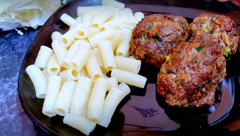 Garsus virtuvės šefas pasidalijo puikių kotletų receptu. Dabar mano ...